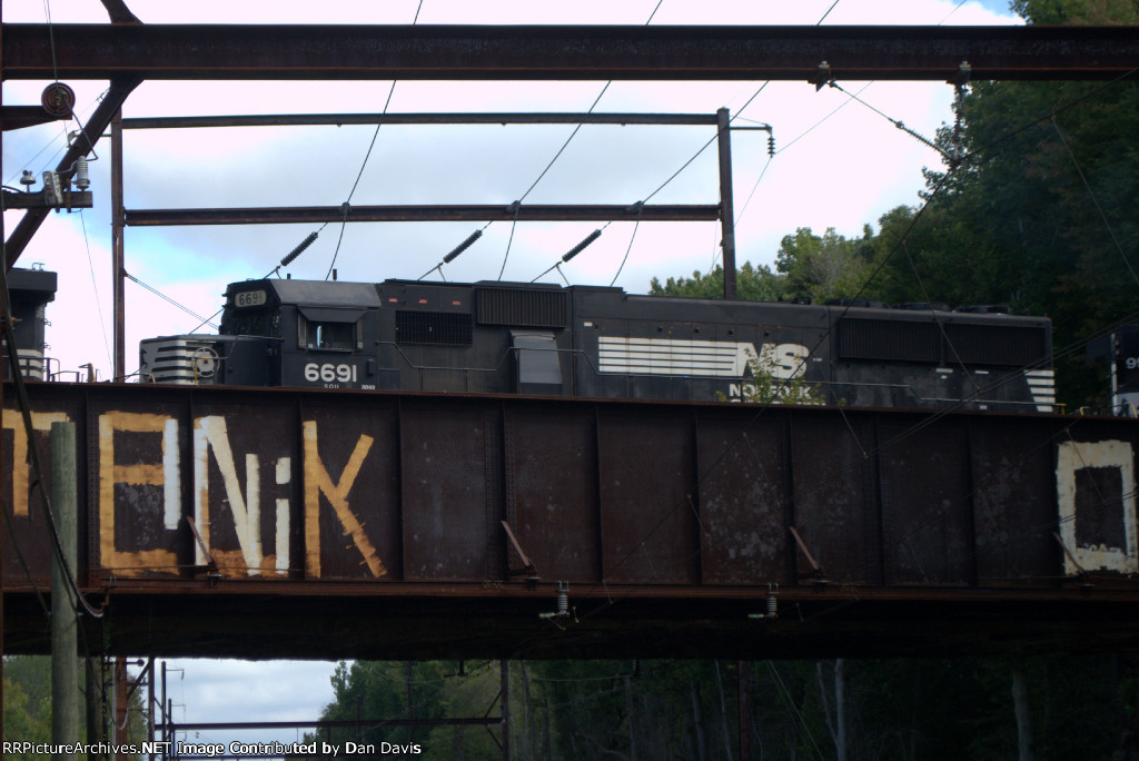 NS SD60 6691 second out on 20Q
